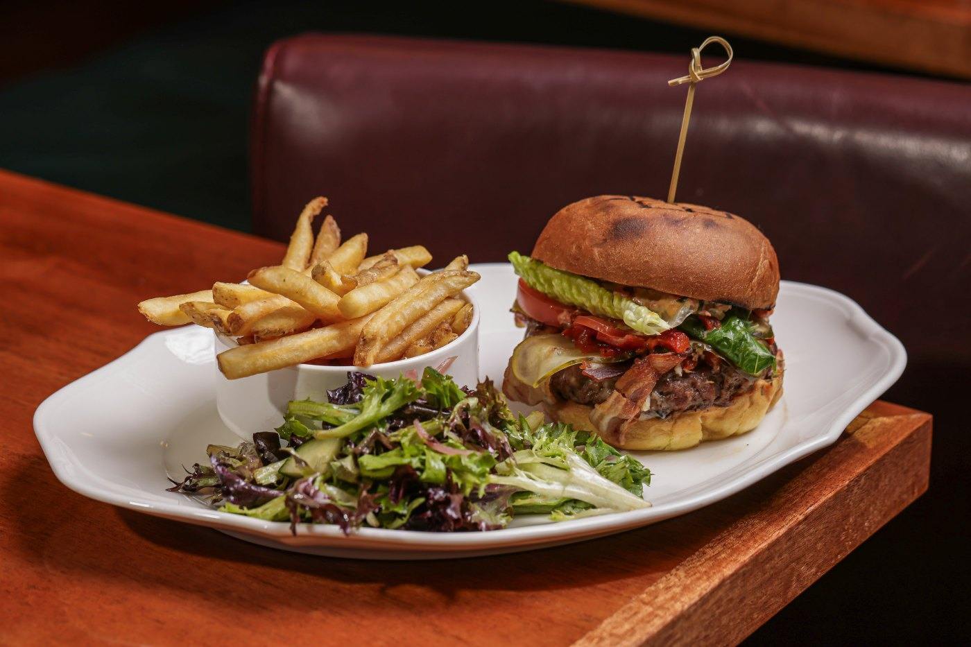 Commodore Restaurant, Montreal Restaurant, Menu, Hours & Reviews ...